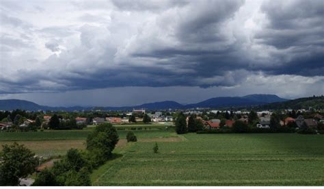 ANM Cod galben de averse şi grindină în localităţi din cinci judeţe
