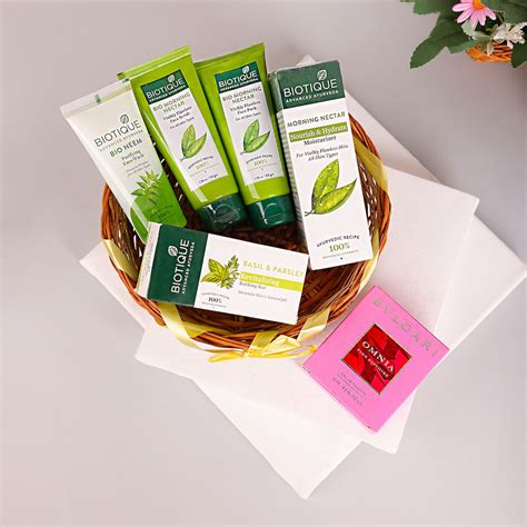 Order Online Beauty Hamper For Her Justmygift