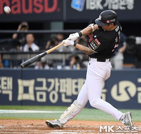 김민혁 ‘달아나는 희생타 Mk포토 Mk스포츠