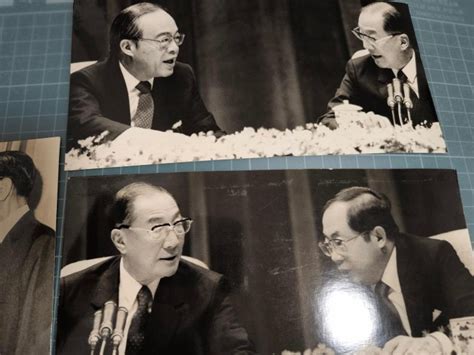 （水源地）國民黨黨政要員陳履安與李遠哲握手、梁肅戎、邵玉銘等八張 其中最大張約178×126公分 Yahoo拍賣
