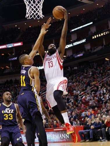 Rockets Win 3rd Straight 97 82 Over Jazz Harden Has 30