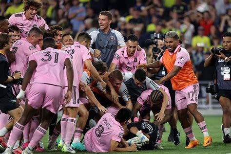 FOTO Rengkuh Juara Piala Liga Trofi Pertama Messi Bagi Inter Miami