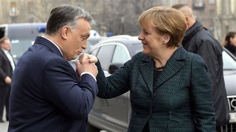 Politico Merkel látni sem akarja Orbánt Mandiner