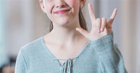 Guy Seeks Advice About Asking Out Deaf Classmate Reddit