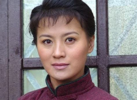 她结过三次婚，最后跟了大16岁老戏骨，今47岁婚后幸福李幼斌