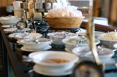 餐厅酒店的自助餐在宴会活动中用餐高清图片下载 正版图片505607703 摄图网