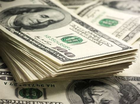 Mundo Positivo Bovespa cai e dólar tem leve alta após decisão de
