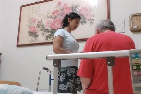 Tkw Indonesia Primadona Tkw Cantik Di Taiwan Melayani Majikannya Di
