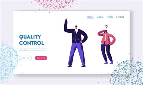 젊은 문제 커플 해결 문제 웹사이트 방문 페이지입니다 물음표와 스마트 남자와 함께 생각 하는 스마트 남자와 혼란 의심 여자 웹