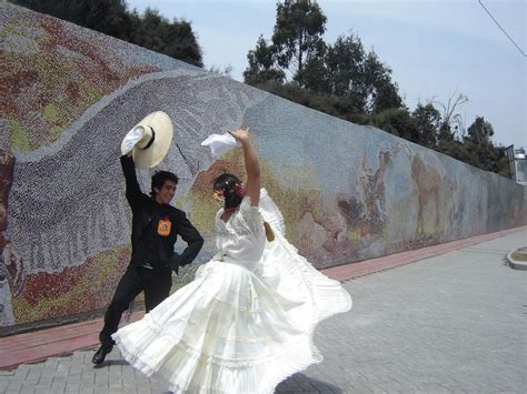 A Ritmo De Marinera Inauguran Mural Mosaico Más Grande Del Mundo En