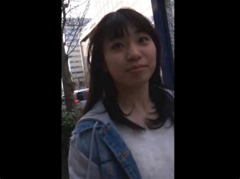 《逆さ撮り》ガチ素人！同じアパートに住むロリかわ制服jkのパンツを毎日観察してみた！パンパン無毛マンコのエロ盗撮！ シコッちゃ