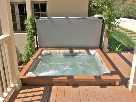 Modern Jacuzzi Jlx Spa Set In Deck