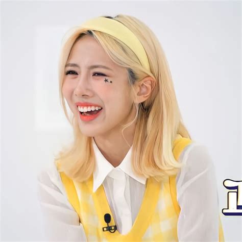 Yoohyeon Dream Catcher Pretty People Blonde