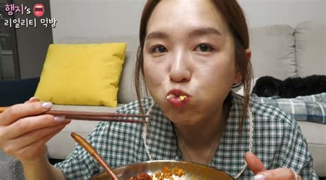 中소속사서 퇴출 당한 햄지 김치중국음식이라 말해야 한다면 활동 안 해