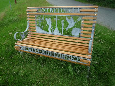 Lest We Forget Bench At St Michaels © Fabian Musto Geograph