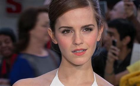 Emma Watson In A White Dress At London Premiere Of Noahlainey Gossip Entertainment Update