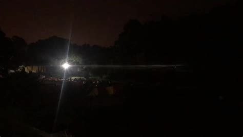 图集｜民众明阳山殡仪馆深夜悼念袁老：“碗中有米，心中有您”凤凰网视频凤凰网