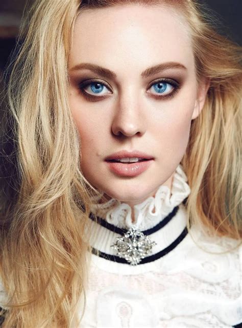 Deborah Ann Woll Scrolller