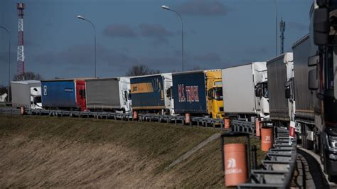 Польща та країни Балтії планують повну транспортну ізоляцію від росії