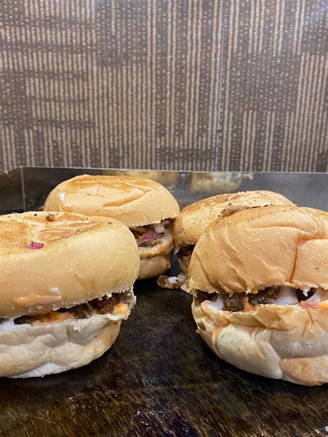 Krispypapi Krispy Sisig Burger Krispy Sisig Crunchy Facebook