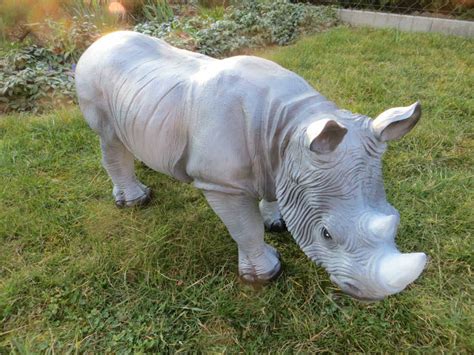 Nashorn Dekofigur Jungtier Stehend Cm Lang