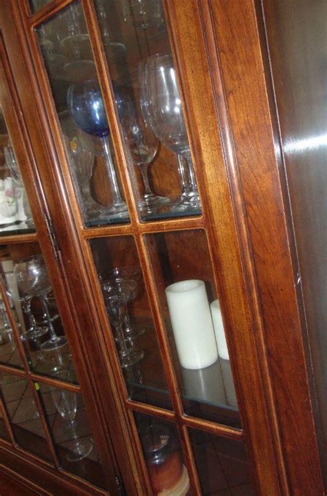 Thomasville Cherry Lighted China Cabinet