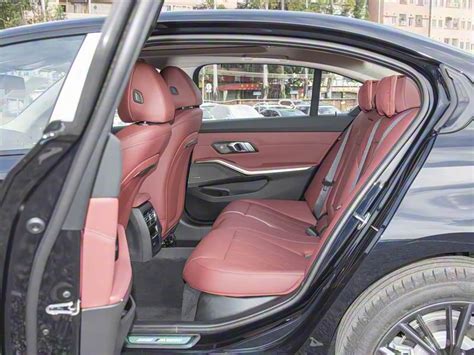 宝马三系后排座椅怎么放倒？ 汽车之家