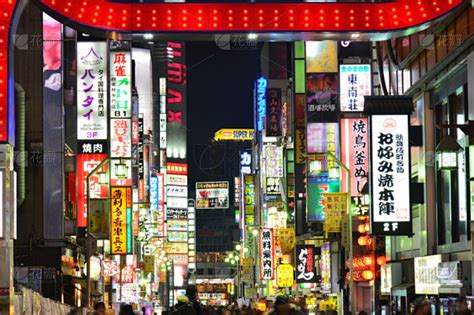 夜晚小酒杯歌舞伎町歌舞伎新宿区东京天空水平画幅忙碌交通