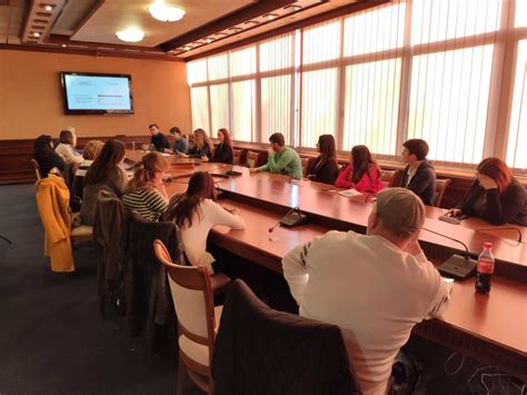 Наръчник за местна младежка политика бе представен във Варна Национален младежки форум