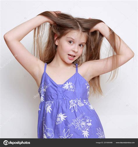 モデルとして十代の少女 — ストック写真 © Mari1photo 251640496
