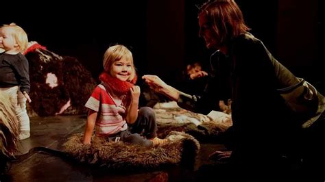 Pelzz - childrentheater - YouTube