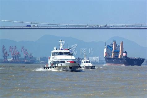 江苏镇江多部门联合巡江 江盾打造平安水域 人民图片网