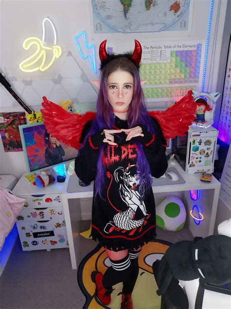 I M A Shy Demon Scrolller