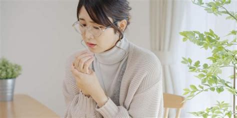 手腳冰冷原因：恐是5大疾病！改善方法、吃什麼一篇搞懂：原因、症狀、診斷、治療hello 醫師