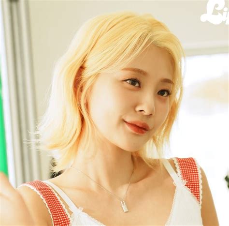 볼빨간사춘기 Fan 페이지 볼빨간사춘기 Fan 페이지 Updated Their Profile Picture Facebook