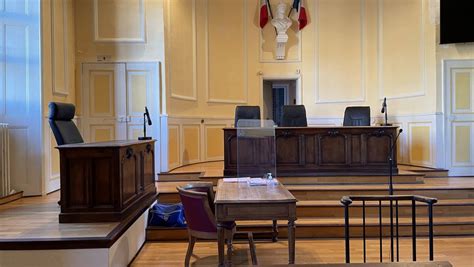Tribunal De Mende Deux Sdf Condamnés Pour Le Squat Dune Maison Et