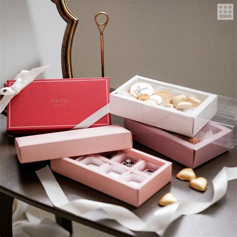 다이소 달콤함에 퐁당 포장부터 초콜릿까지 다이소 하트시리즈 슬라이딩 포장으로 쉽게 열 수 있는 포장박스는 다양한 디자인과 사이즈로 준비했어요💕 넘치는 나의 마음을