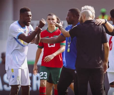 الكاف يفتح تحقيقا بعد الإعتداء على مدرب المنتخب الوطني من قبل لاعبي