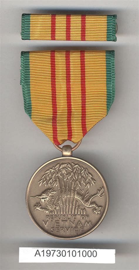 Medal Vietnam War Service Medal Smithsonian Institution