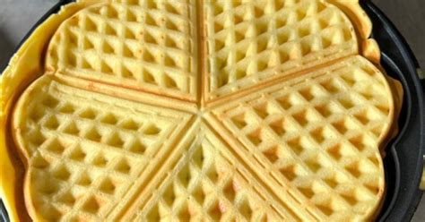 Resep Waffle Irit Bahan Dan Enak Oleh Titatutatu Cookpad