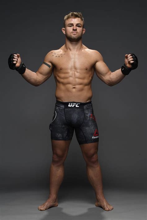 Pin by UFC on Ultimate Fighting Championship in 2020 | Fashion ...