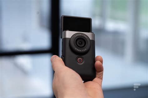 Powershot V10 Canon lance une caméra rigolote pour se filmer sans