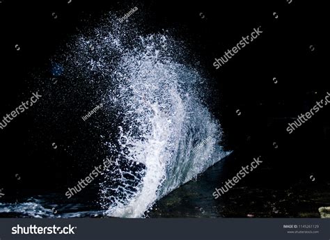 Hurricane Waves Crashing Photos And Images Shutterstock