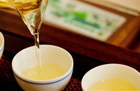 尿酸高的人，坚持喝这3种水，或许比喝白开水都好东方养生频道东方养生