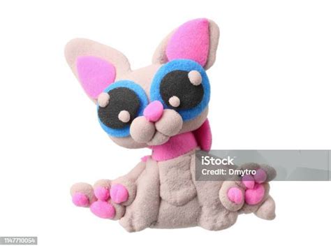 플라스 티 신 고양이 흰색 배경에 고립입니다 모델링 점토 개념에 대한 스톡 사진 및 기타 이미지 개념 개념과 주제 공예
