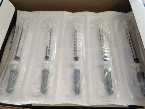 New Covidien 8881882712 1ml Tuberculin Safety Syringe Permanent Needle
