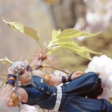 Demon Slayer Figura Di Tengen Uzui 19cm Elbenwald