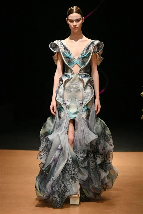 Iris Van Herpen Spring 2020 Couture Fashion Show Artofit