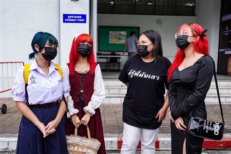 รู้จัก “บุ้ง ทะลุวัง” ผู้ต้องหา 112 และลูกตุลาการผู้อดอาหารประท้วงขอคืน
