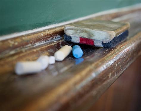 La Moitié Des Canadiens Disent En Avoir Appris Beaucoup à Lécole Jdm